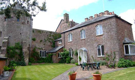 Self Catering - TIVERTON CASTLE